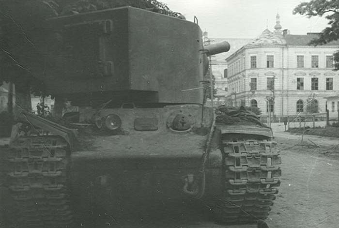 World War 2: KV-2 pictures revisited