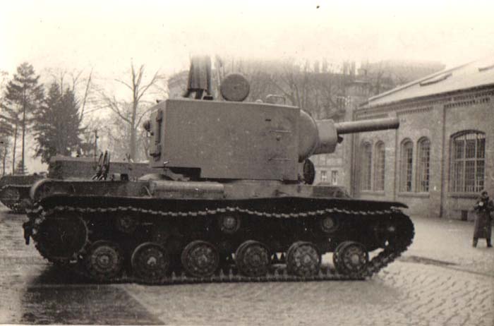 World War 2: KV-2 pictures revisited