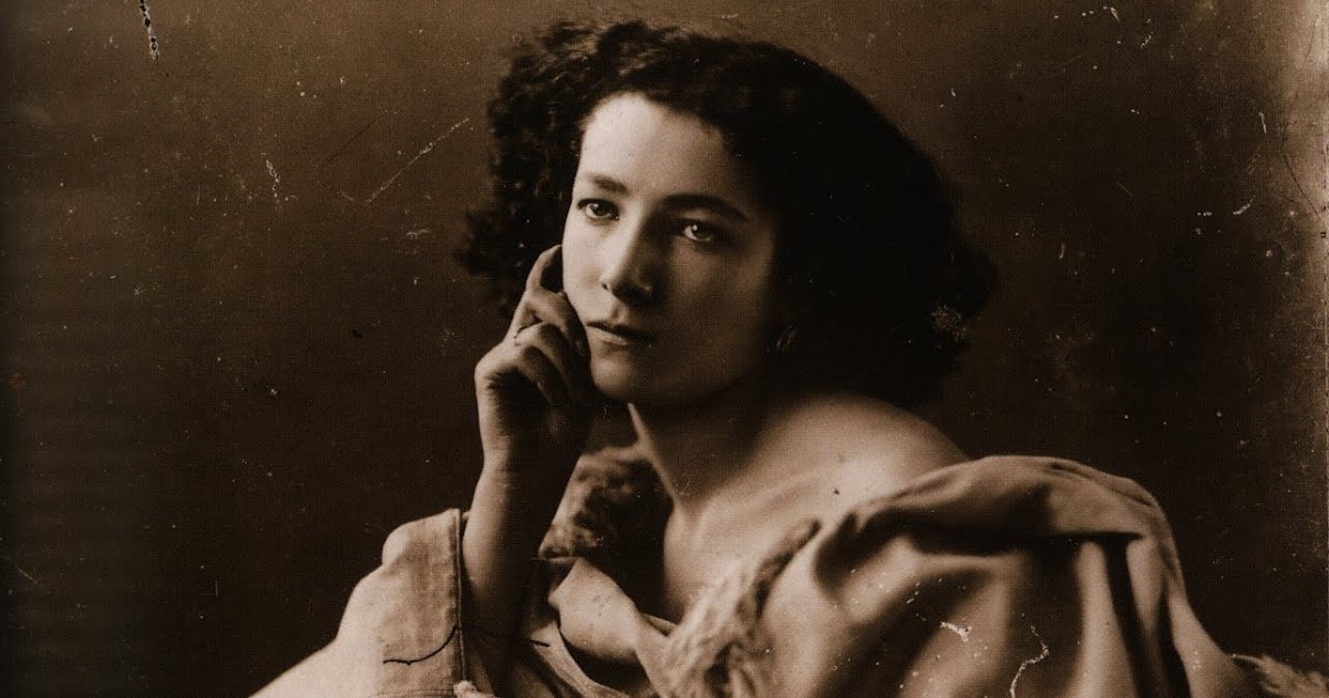 VINTAGE BLOG: Sarah Bernhardt by Félix Nadar 1865