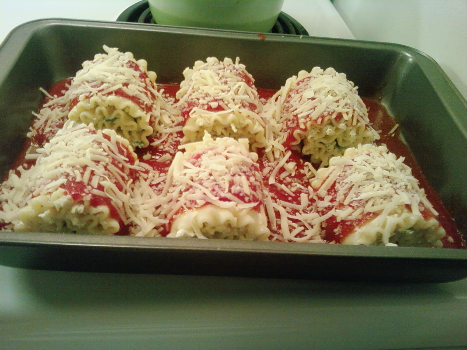 Easy Peasy Lemon Squeezy: Cheese lovers pasta roll-ups