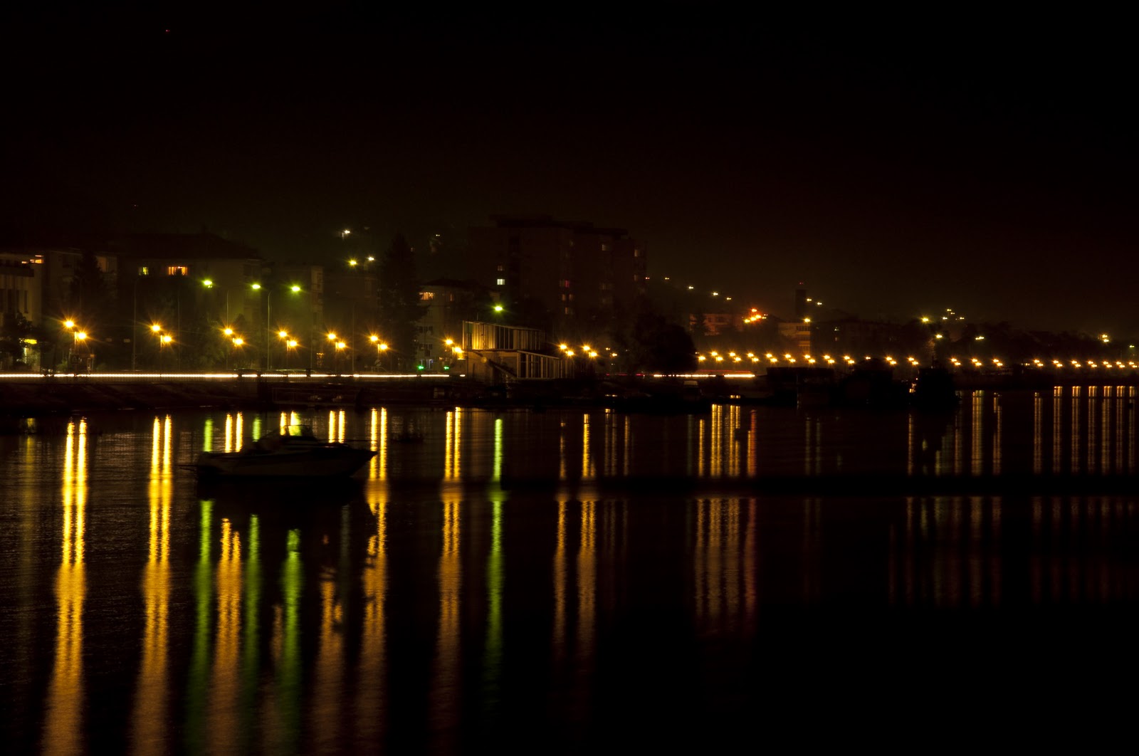 In linii mari: Noapte cu luna