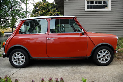 OLD PARKED CARS.: 1970 RHD Mini Cooper.