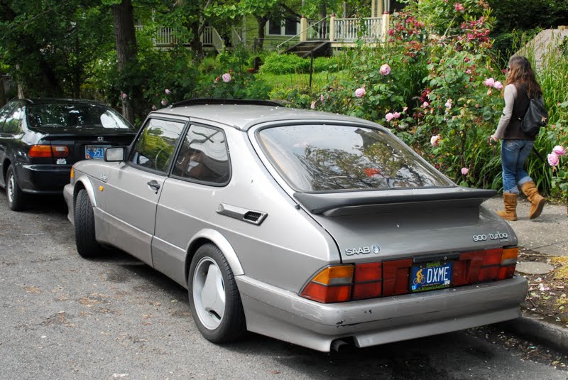 OLD PARKED CARS.: 1991 Saab 900 Carlsson Special Edition.