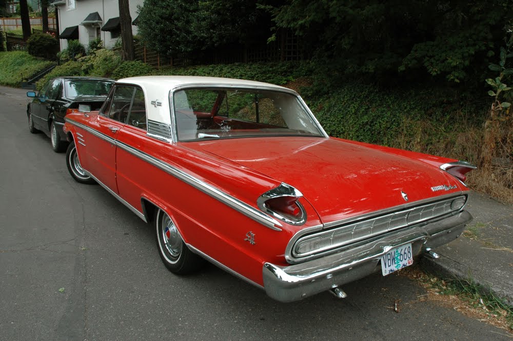 OLD PARKED CARS.: 1963 Mercury Meteor S-33 Custom Hardtop.