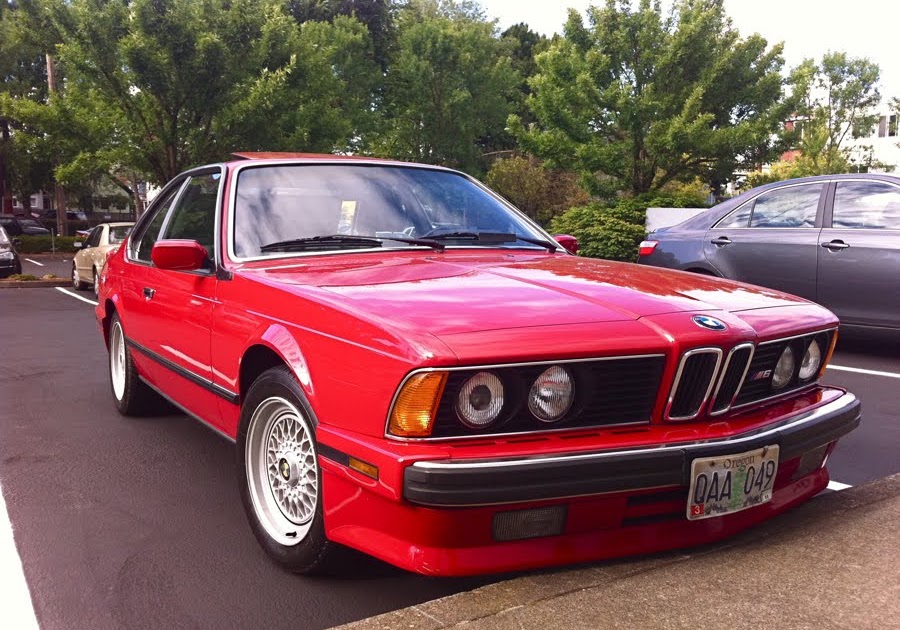 OLD PARKED CARS.: 1986 BMW M6.