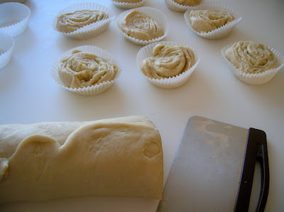 2 holky u plotny: Almond Paste Rolls
