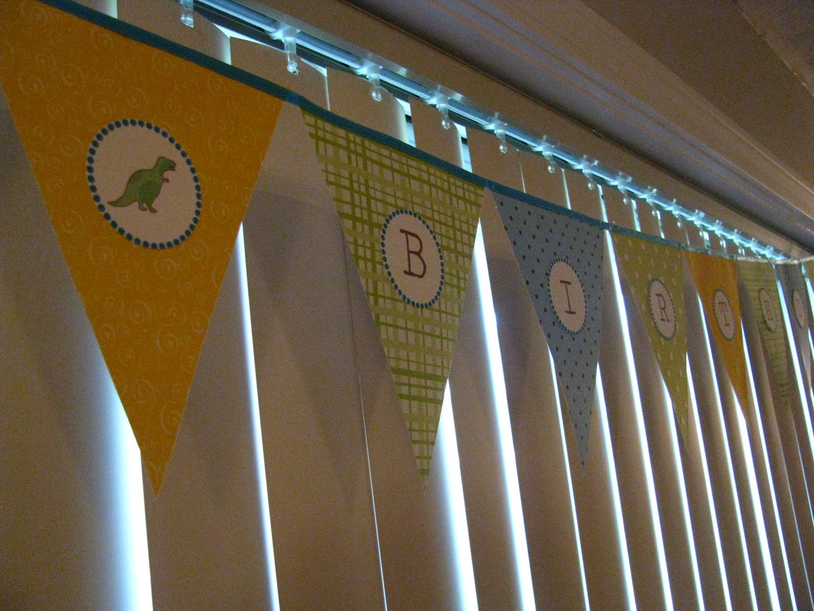 Yellow Mums: dinosaur party decor