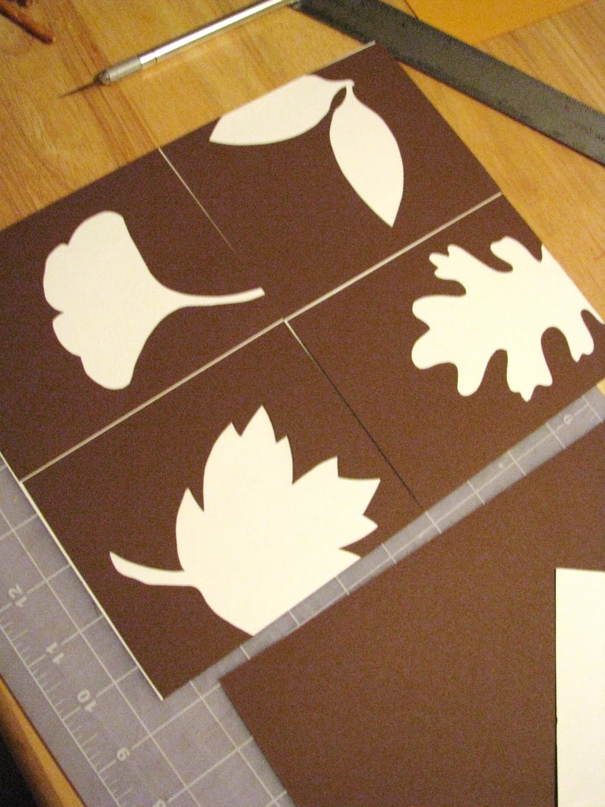 Yellow Mums: Freebie Friday-Fall Leaf Cutouts