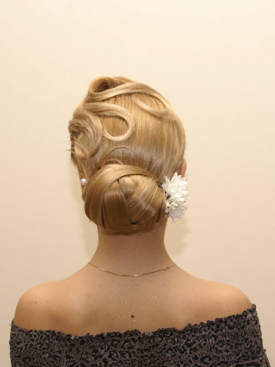 Kitty's Studio salon infrumusetare: Coafuri de ocazie