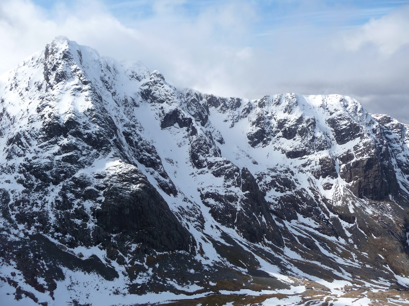 TARMACHAN MOUNTAINEERING: CMD ARETE & BEN NEVIS