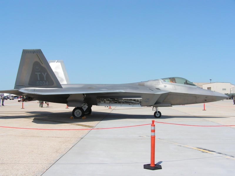 Black Horizon: New Chengdu J-20 photos.