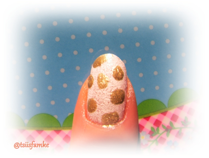 How to do nailart: How to make panther nails