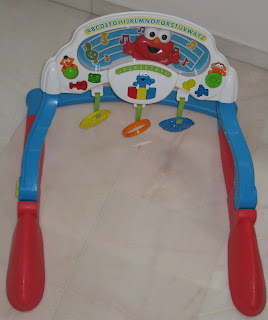 Where Being Thrifty Is Also A Beauty: ELMO PEEK A BOO GYM