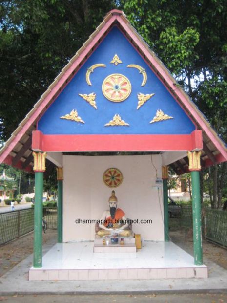 Dhamma Path Blog: Wat Uttamaram ~ Tok Raja Temple In Kelantan Malaysia.
