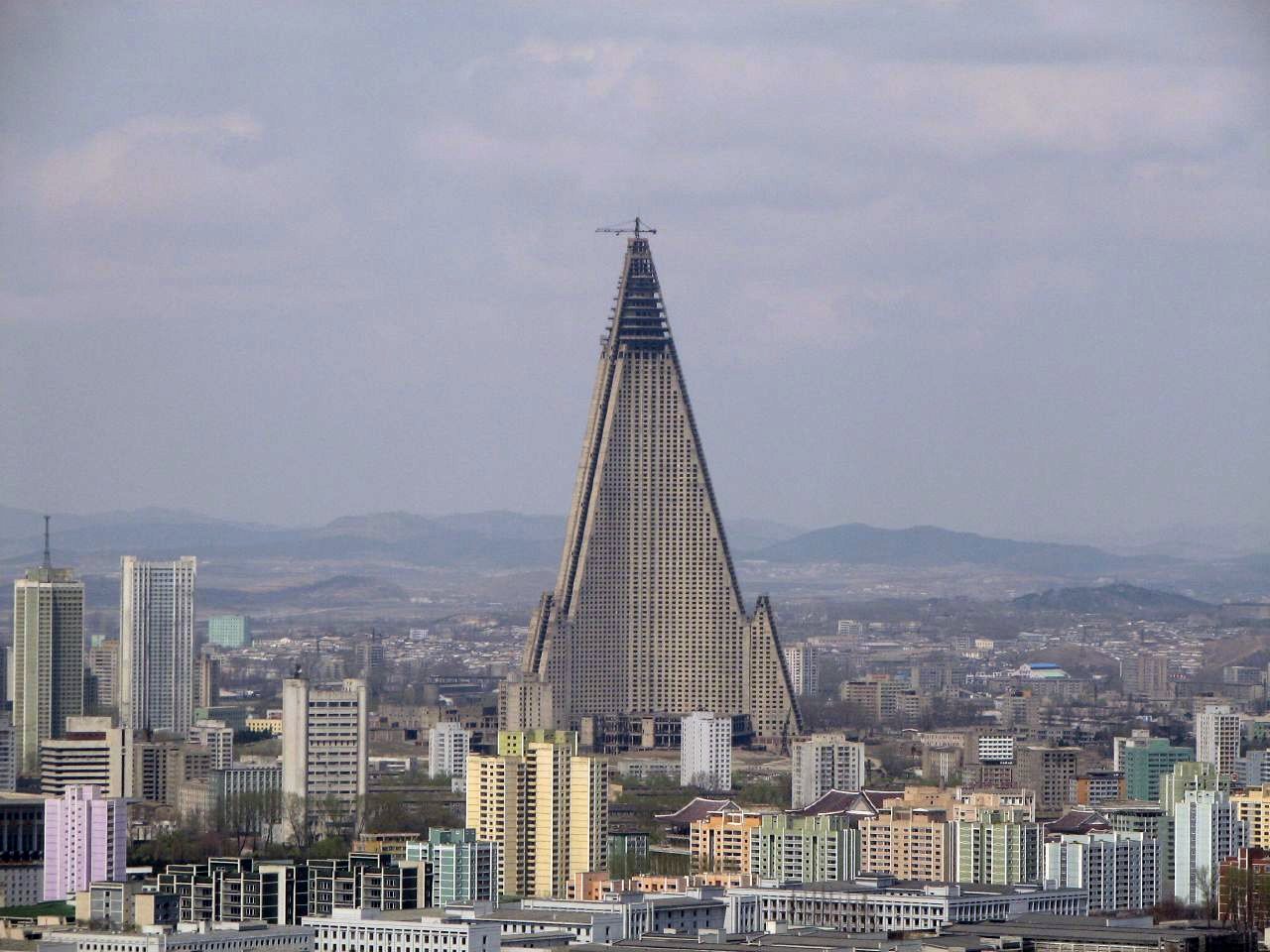 KUALA SKYLAB: NORTH KOREA PHOTO. RYUGYONG HOTEL. PYONGYANG.