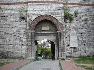 Old postcards from Byzantine Istanbul: Gate of Charisius - Edirnekapı