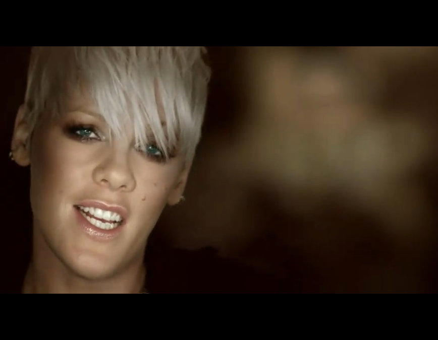 BLADE 7184: P!nk: F**kin' Perfect