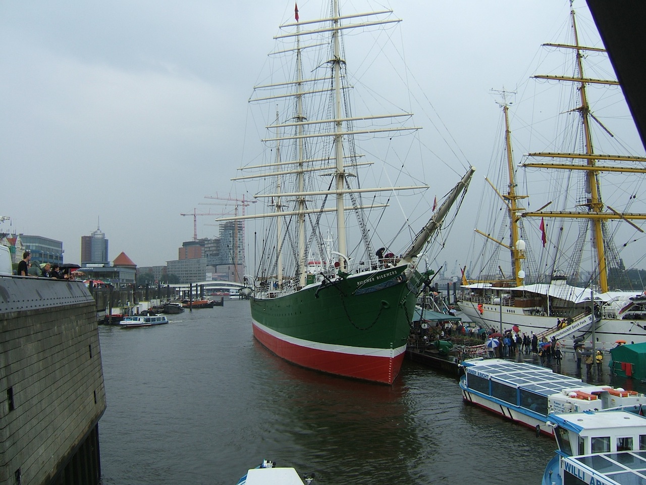 Eclectica: The Rickmer Rickmers and Cap San Diego in Hamburg Harbour