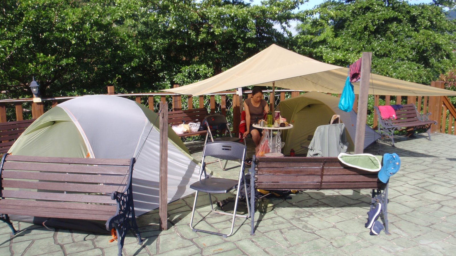 Outdoor Gadgets: Tarp Camping