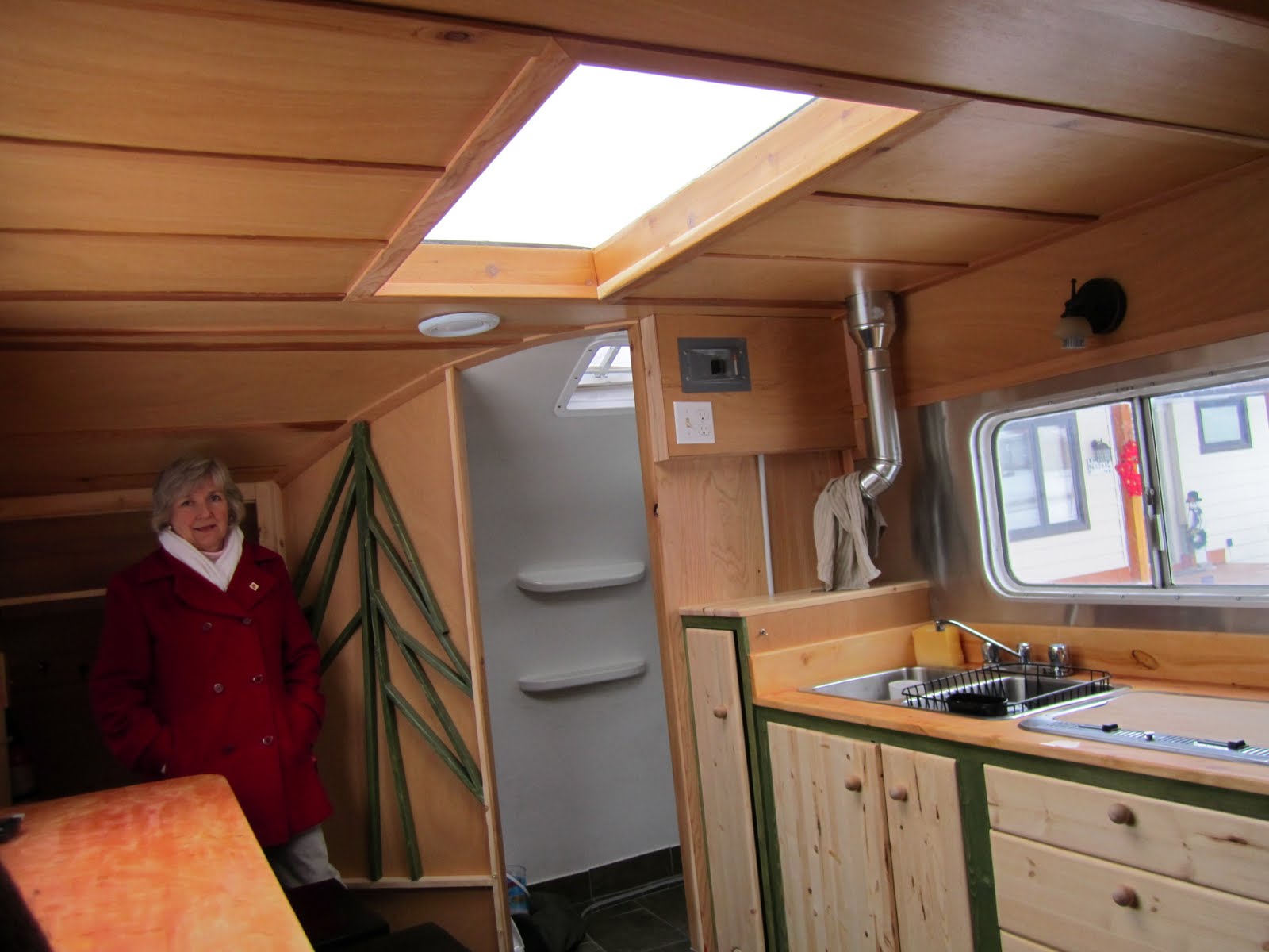 Tiny Home Teardrop Trailer: Interior photos