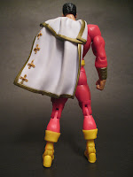 Action Toy Review: DC Universe Classics - Captain Marvel