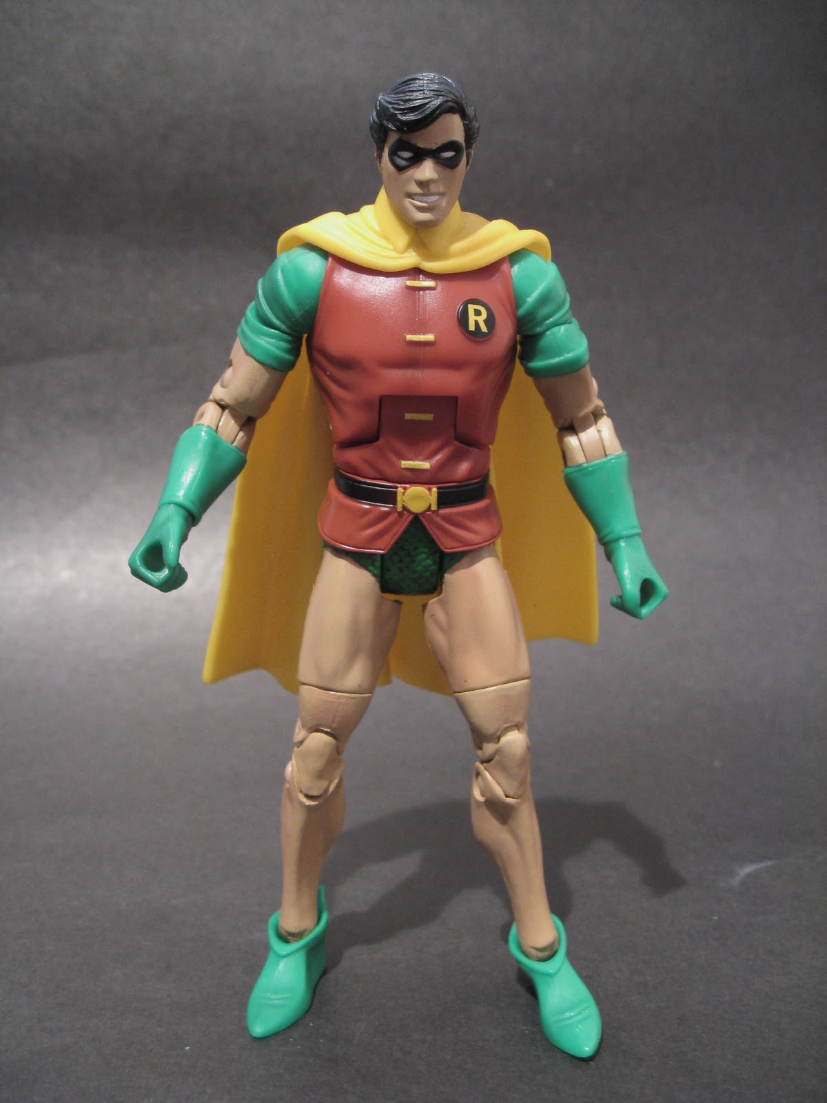 Action Toy Review: DC Universe Classics - Robin (Dick Grayson)