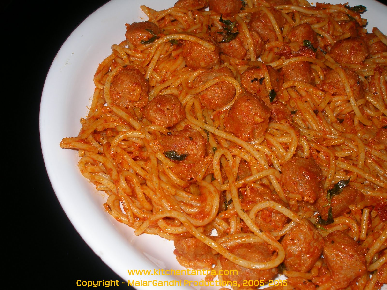 Spaghetti with Vegan Meat Balls/ Spaghetti with Soya Chunks | Kitchen ...