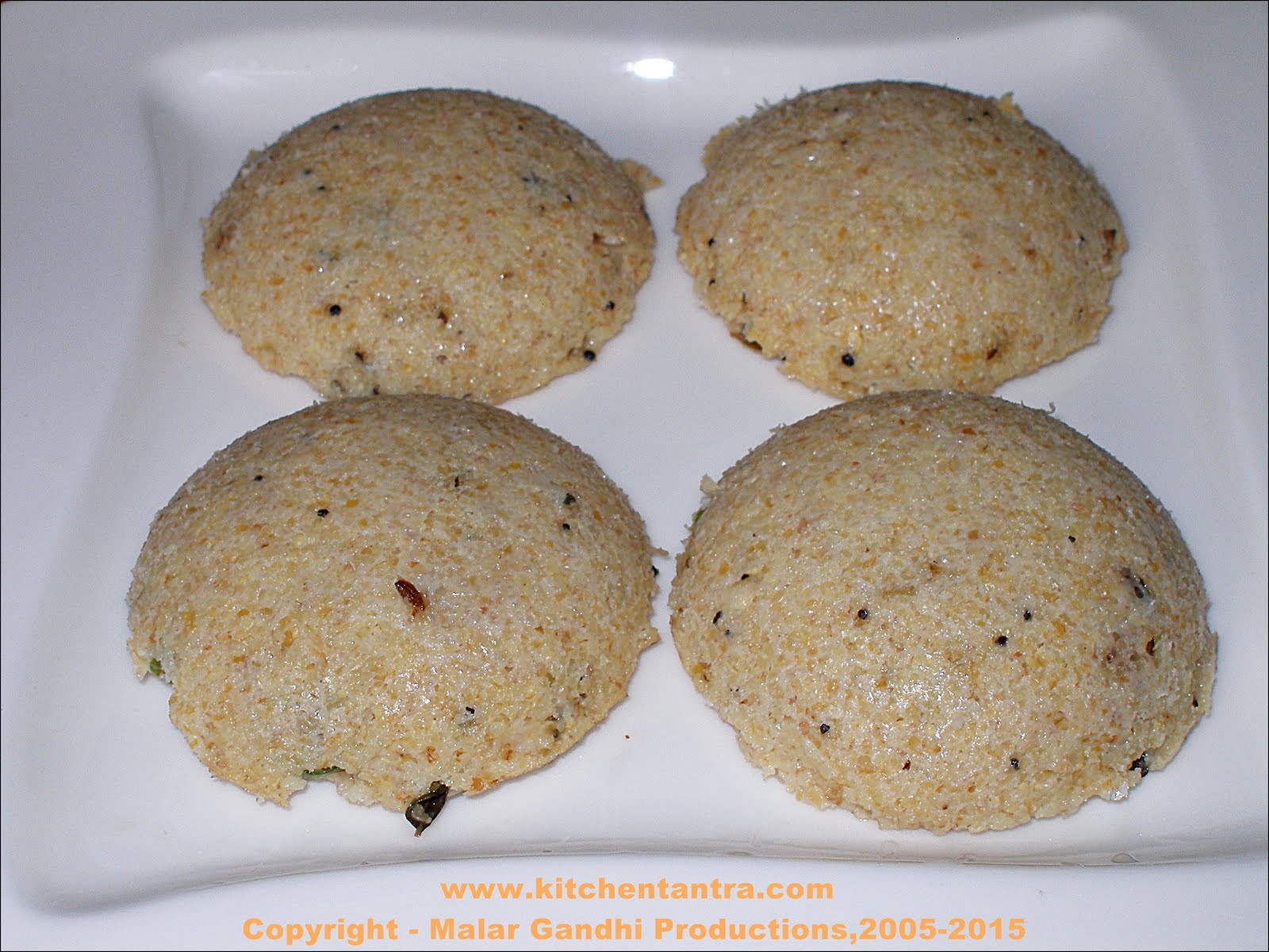 Samba Rawa Idly / Godhumai Ravai Idly / Cracked Wheat Idly | Kitchen Tantra