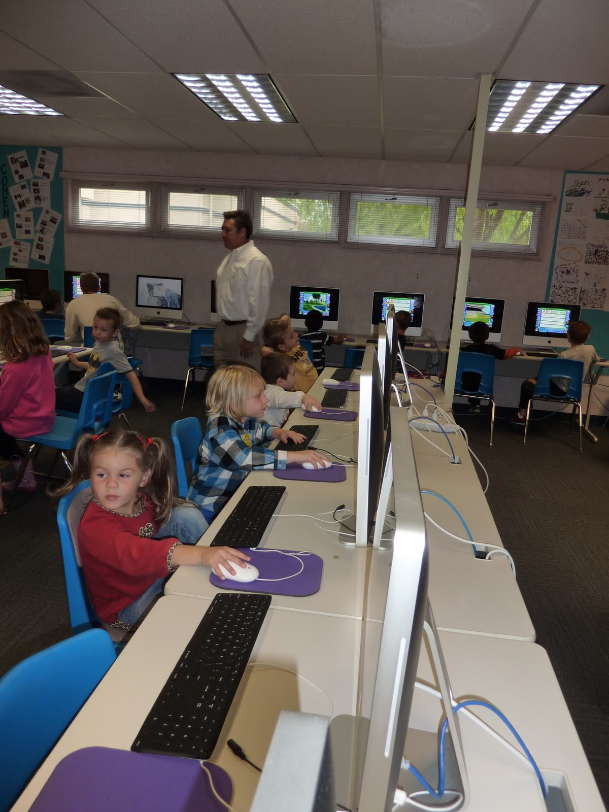 Mrs. Jones Kindergarten class 2010-2011: Computers