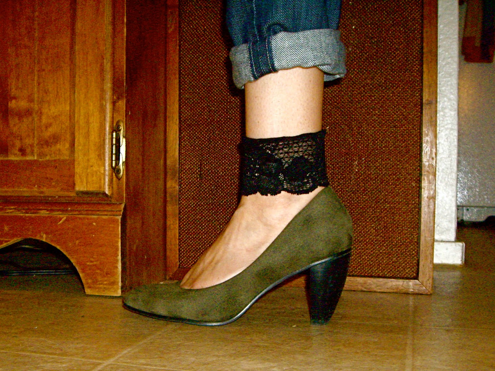 Evelesco: DIY Shoe Decor