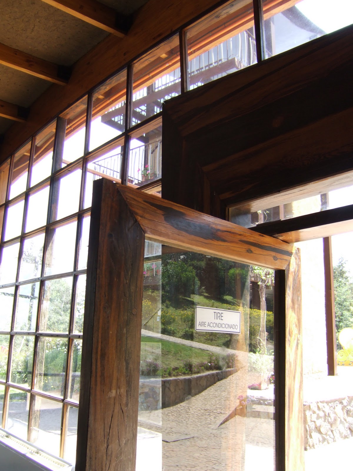 Clare's Research Trip 2010-2011: Case study no.1 Quincha Metàlica ...