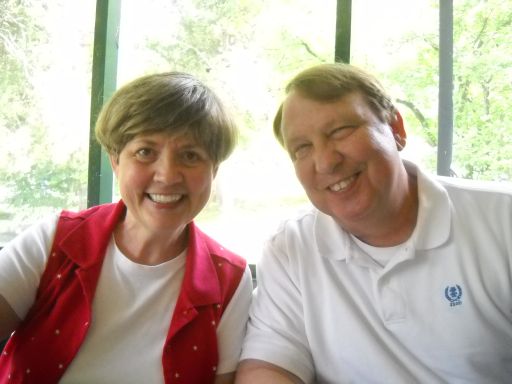 Glen and Darlene Snyder: Doe Run Inn Restaurant