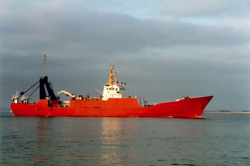 MARINA MERCANTE URUGUAYA: B/P Junella, un pesquero muy especial