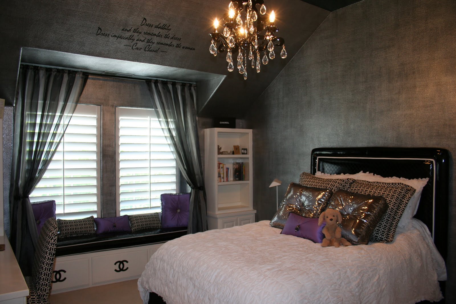 STORMER DECORATIVE FINISHES: Metallic "tweed" finish