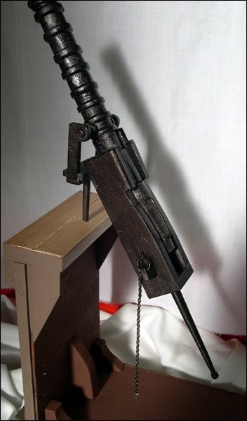 TORMENTARIA: Falconete