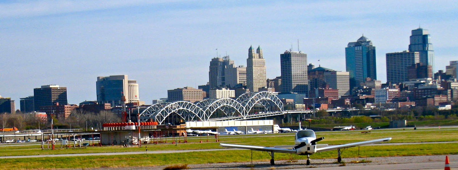 Looking for picture of skyline from Wheeler Downtown Airport : r/kansascity