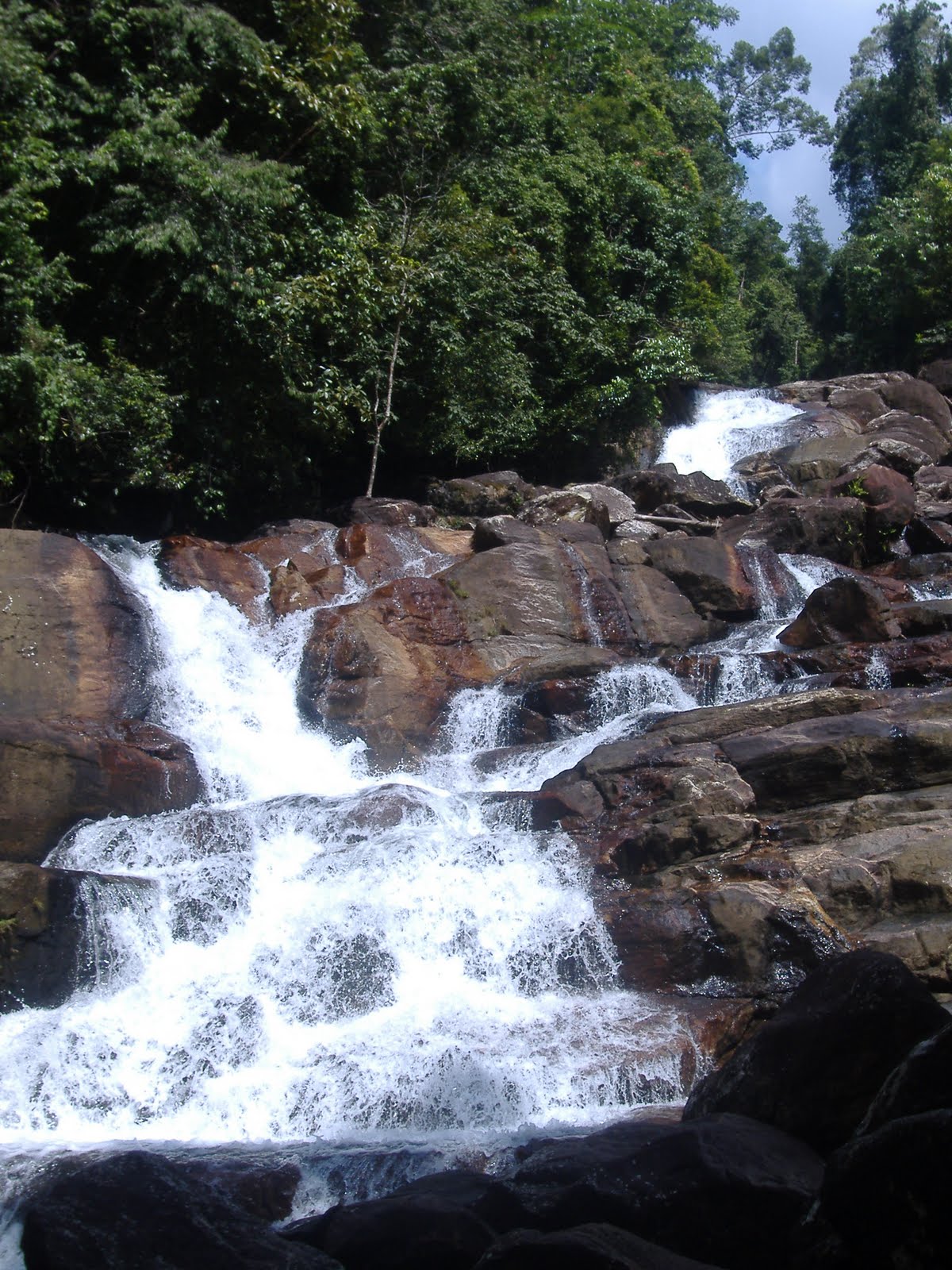 Dambadiva Vandana: Waterfalls