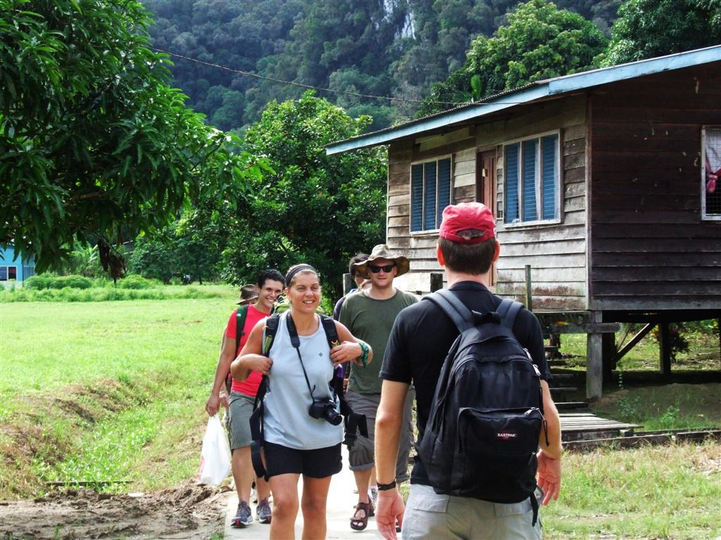 yong sun paradise: MULU 姆鲁游船河，走入本南人聚落