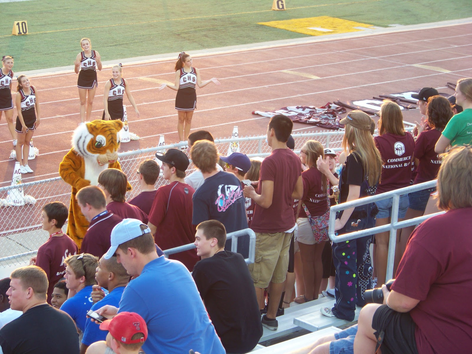 CHS Tiger Cheerleaders: Varsity has Tiger Pride!
