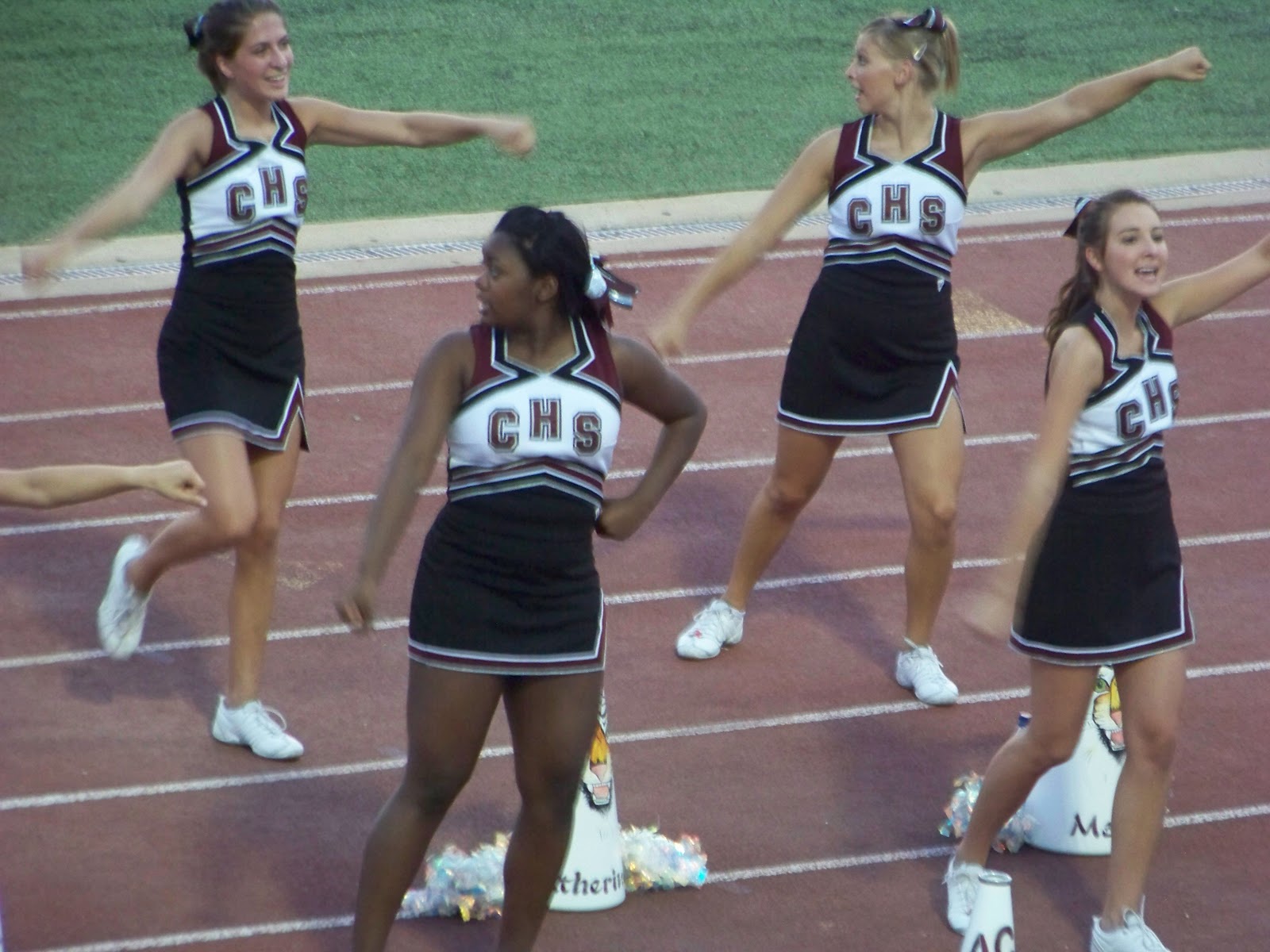 CHS Tiger Cheerleaders: Varsity has Tiger Pride!