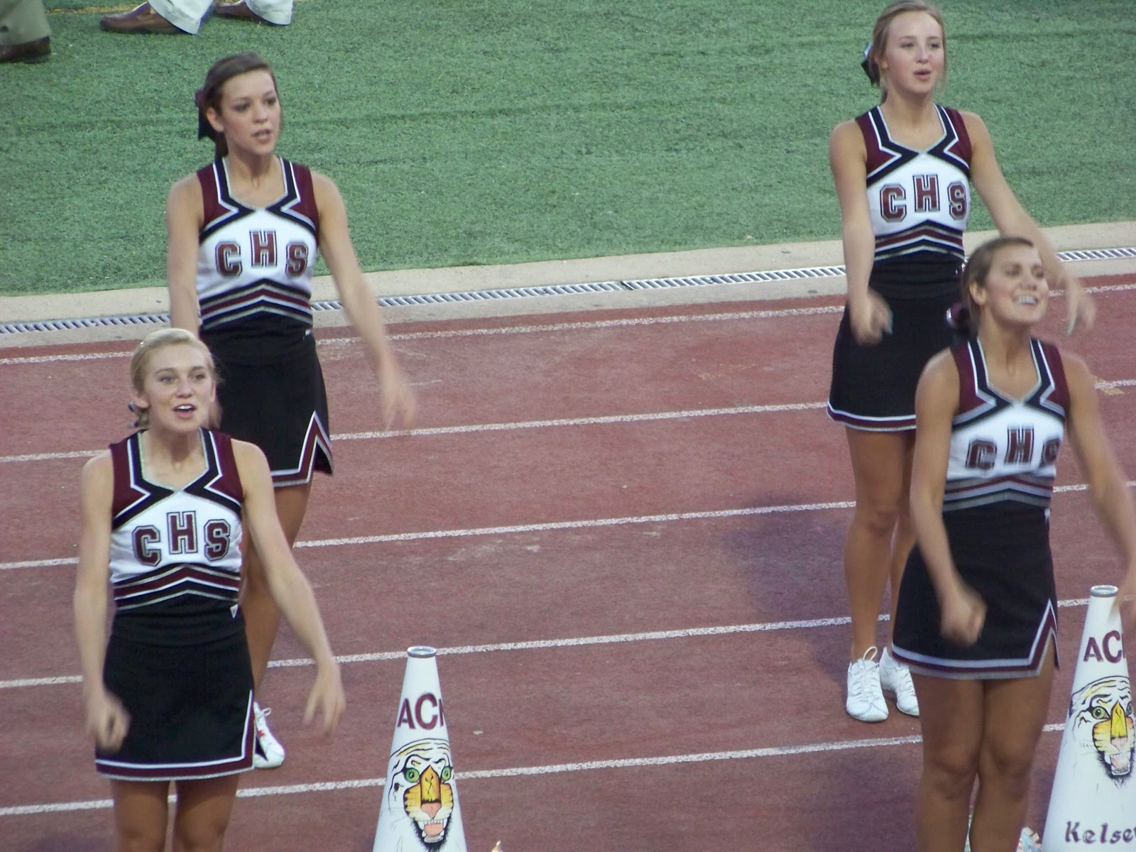 CHS Tiger Cheerleaders: Varsity has Tiger Pride!