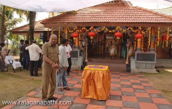 MANJARI PHADNIS AND ALLARI NARESH STILLS FROM SUBHAPRADAM MOVIE ...
