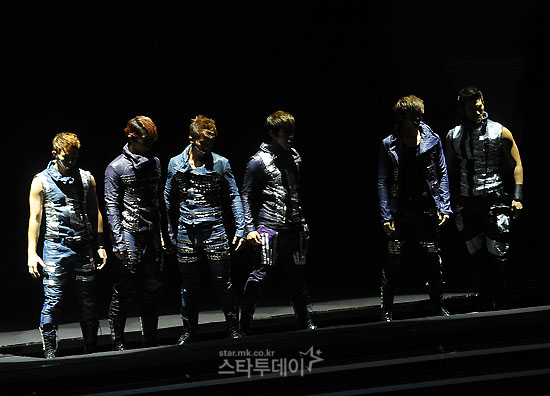 BerryCherryNana: 2PM on MAMA 2010 (Macao)
