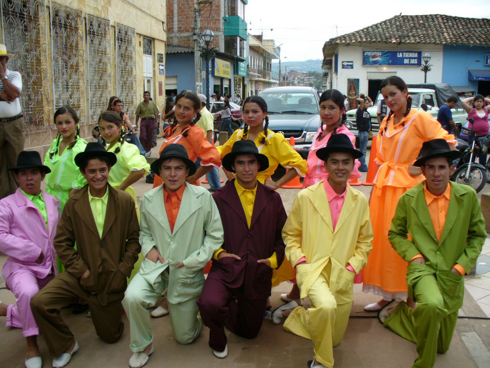 el folklore como parte de la cultura: conoce mas sobre el folklore de ...