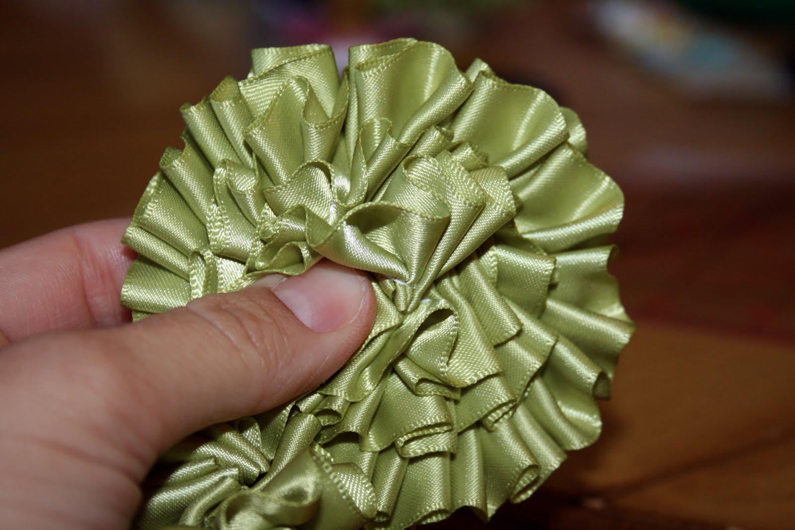 The Pretty Poppy: Pretty Pleated Flower tutorial