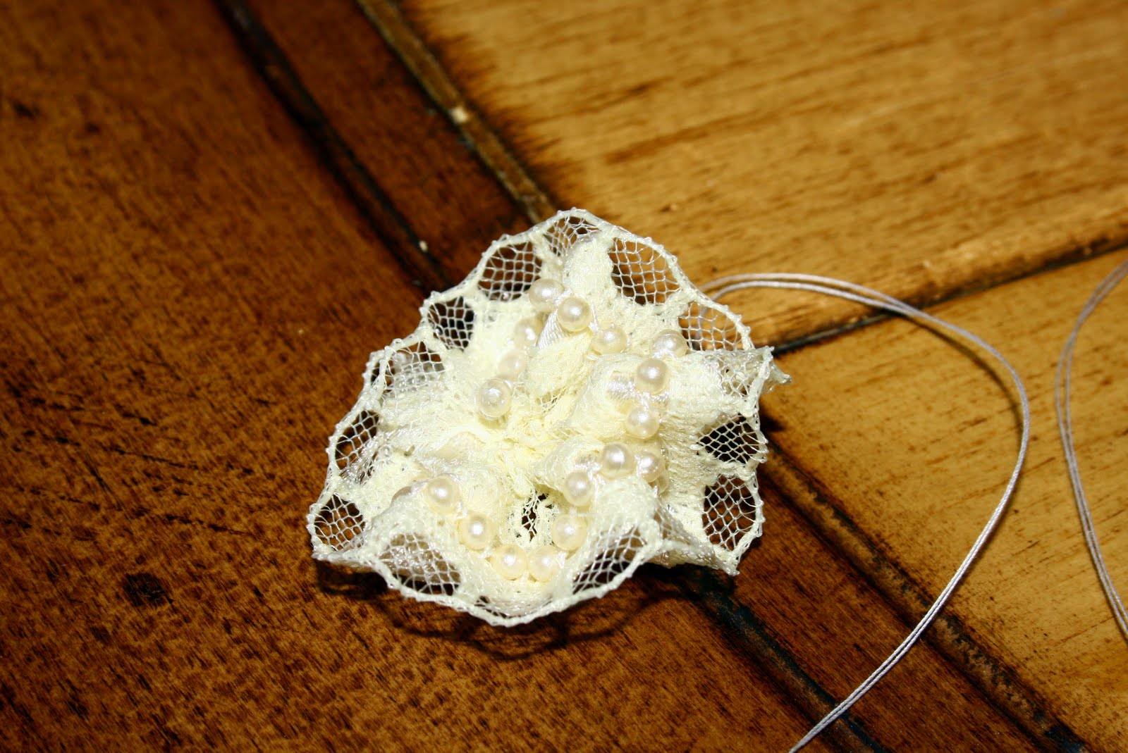 The Pretty Poppy: Pretty Pleated Flower tutorial