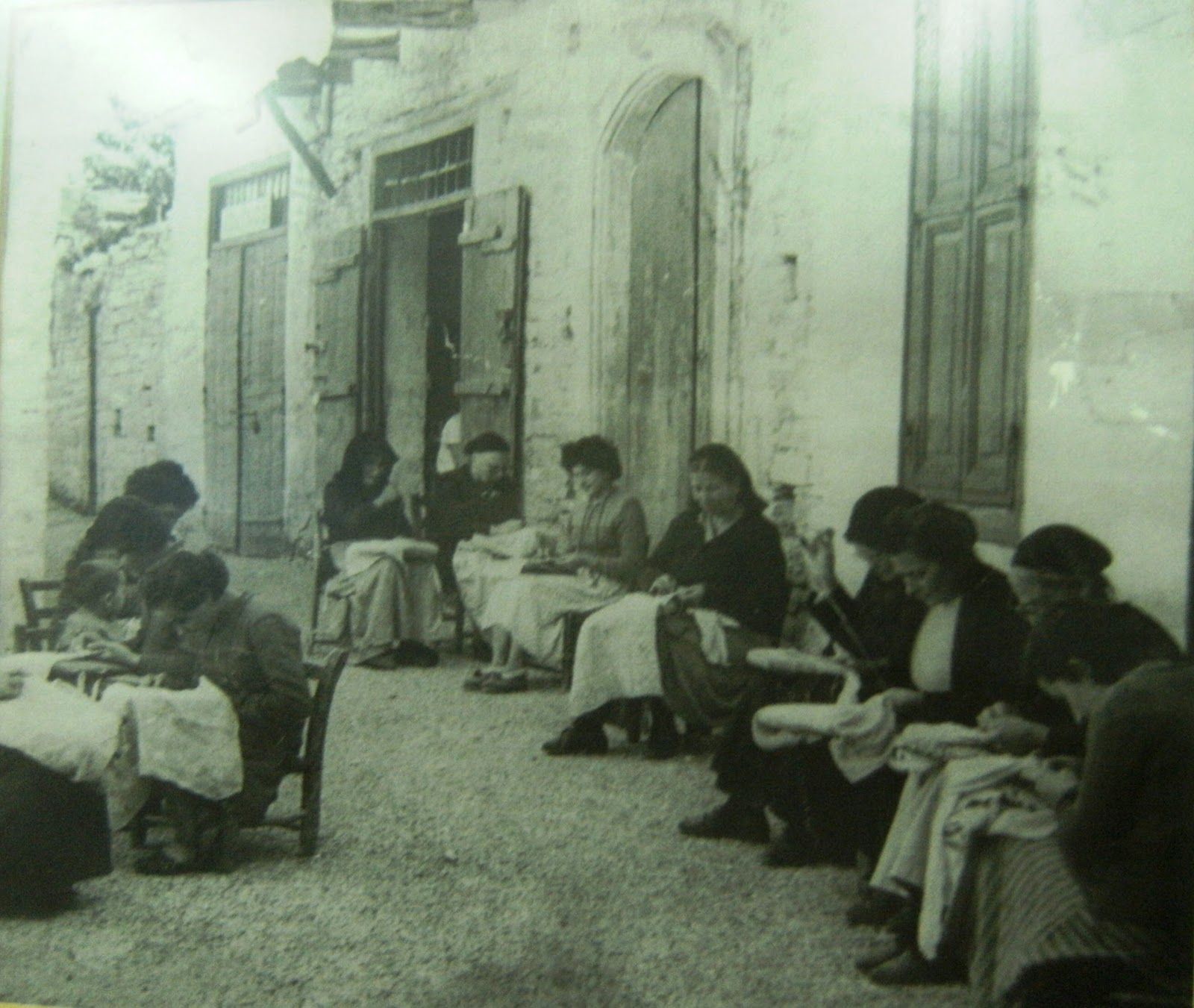 ΛΕΥΚΑΡΑ: Η ΖΩΗ ΣΤΑ ΛΕΥΚΑΡΑ