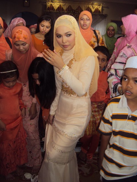 [photo] Pertunangan Farah AF2 Dengan Ahli Perniagaan | macam macam ada