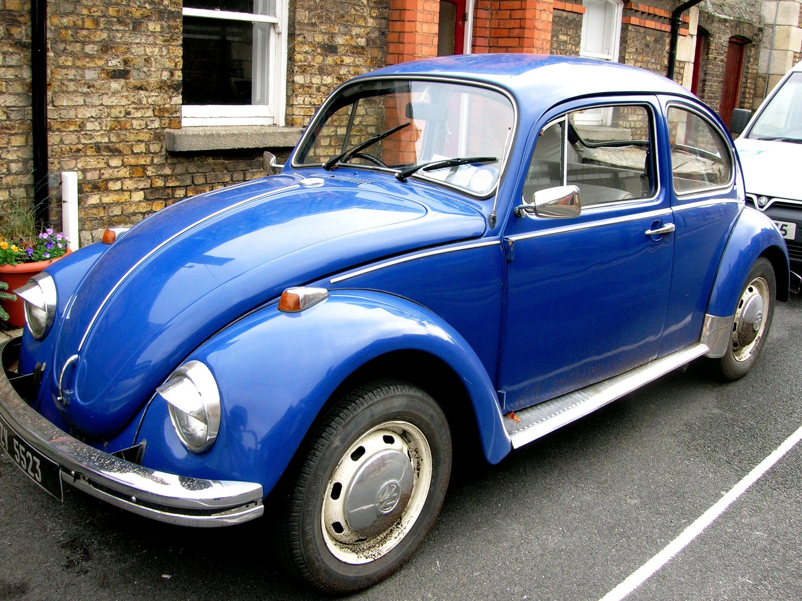 FOLK og RØVERE: very nice cars