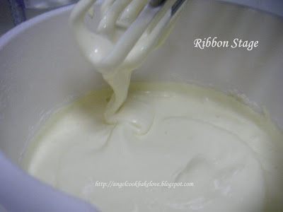 Cook.Bake.Love: Beating of Whole Egg/Egg Yolk - Ribbon Stage